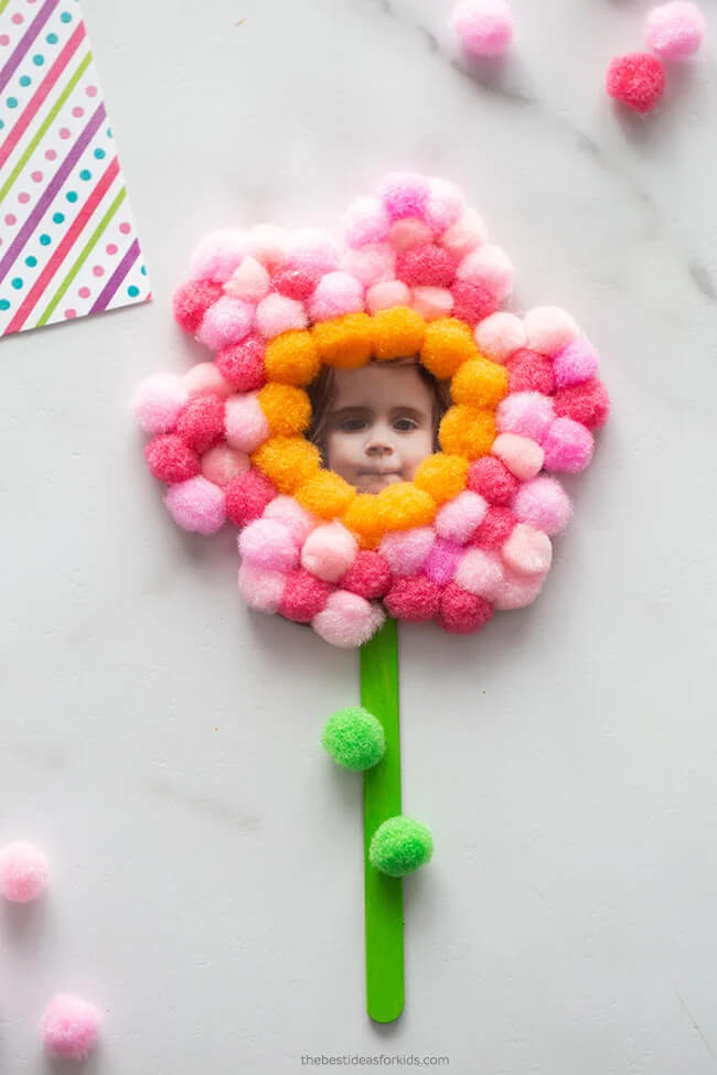 Pom Pom Flower Craft – Crafty Kids Play